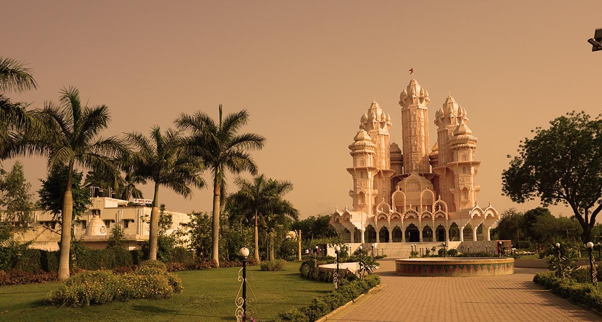 Return to India: The Legacy of an Ancient Lineage - Amrit Yoga Institute